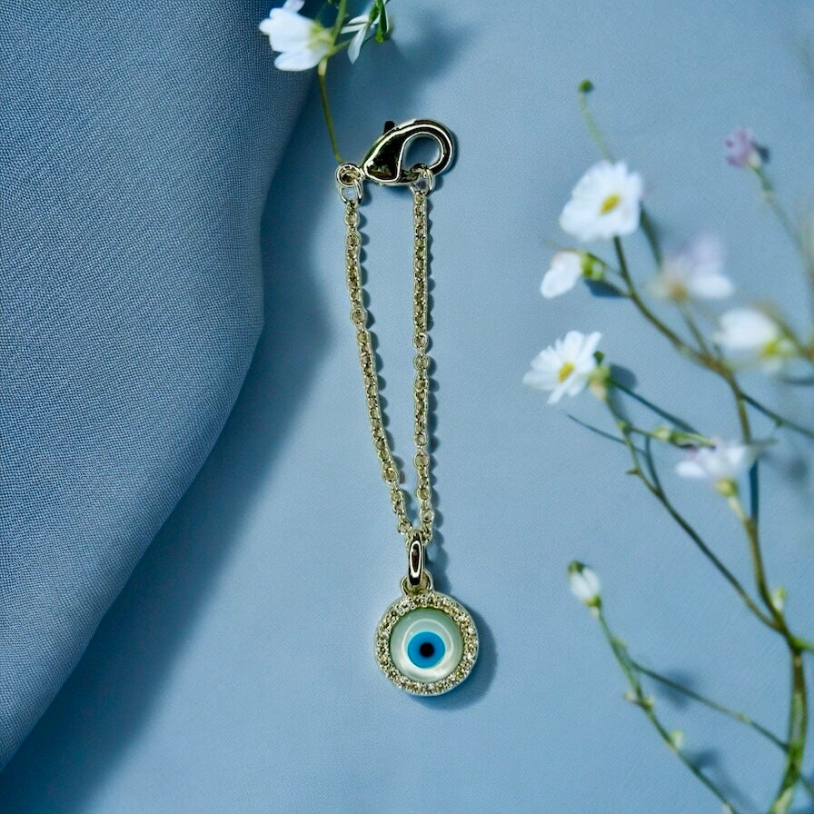 Evil-Eye Watch Charm with Silver Finish – Juwelen